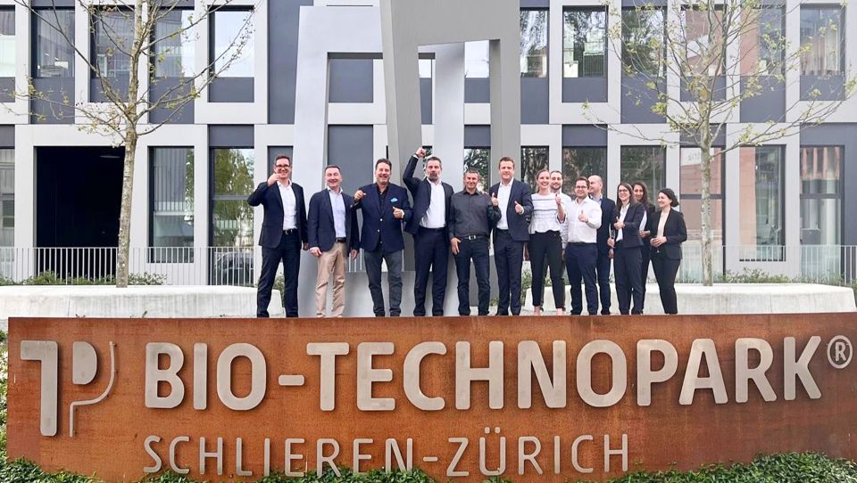 We transform genetic medicine into success stories - DINAMIQS